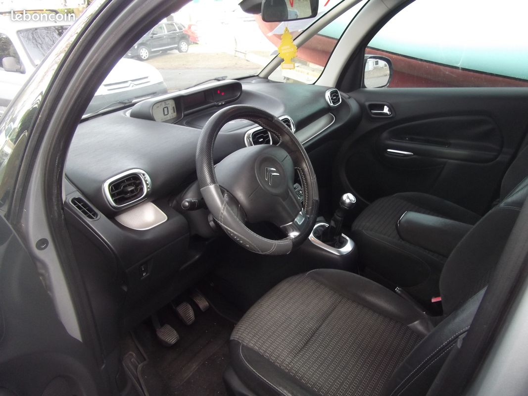 C3 picasso exclusive 1.6 hdi 90 diesel de 2011 toujours suivie par ...