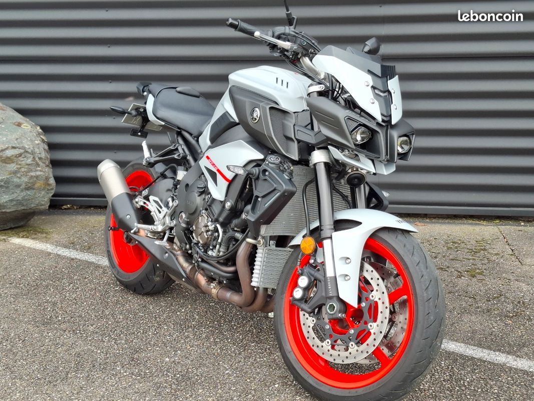 Yamaha MT10 - Motos