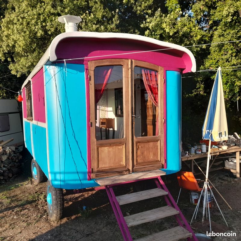 Ancienne Roulotte A Vendre