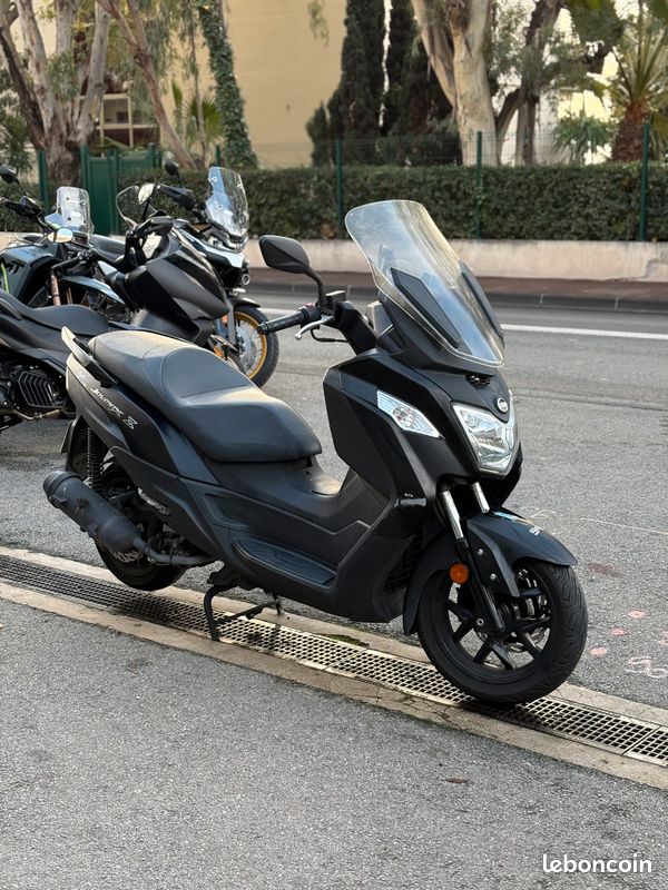 Sym joymax z 125 abs - Motos