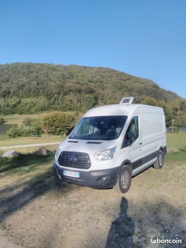 Fourgon aménagé Ford Transit - Caravaning
