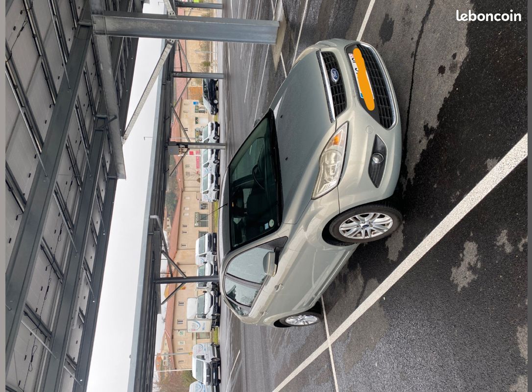 Ford focus 1.6 tdi 90 cv ghia-ct ok- faible conso - Voitures