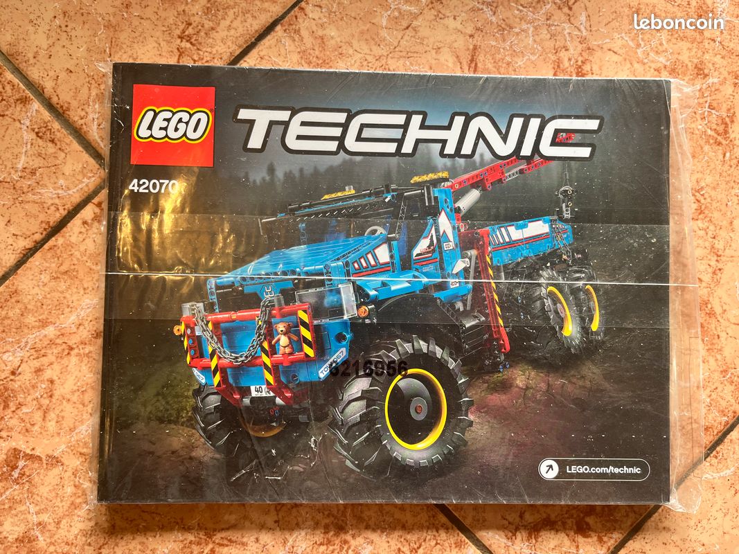 42070 - Lego Technic - Dépanneuse tout terrain télécommandée - V2 ...