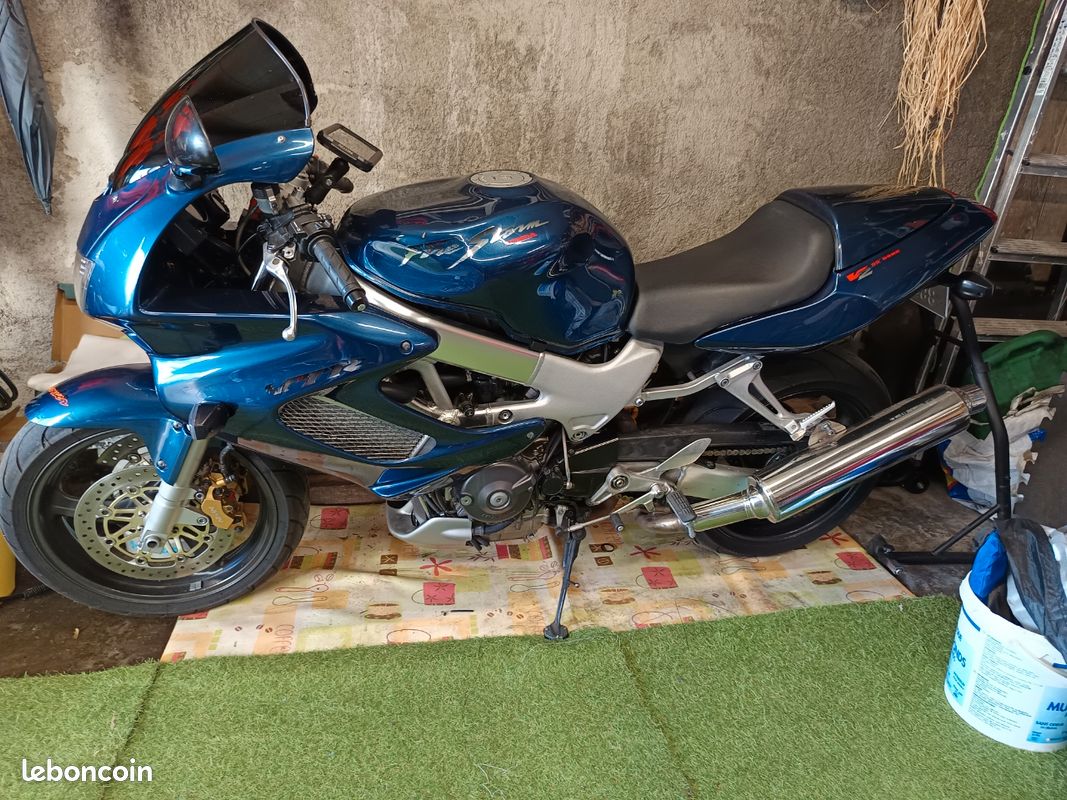 Vtr fierstorm - Motos