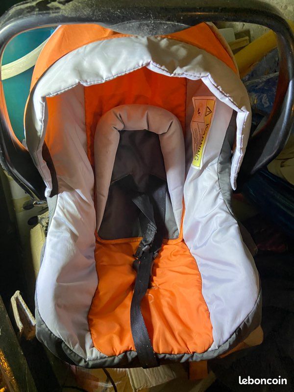 Siège bébé avec poucette - Équipement auto