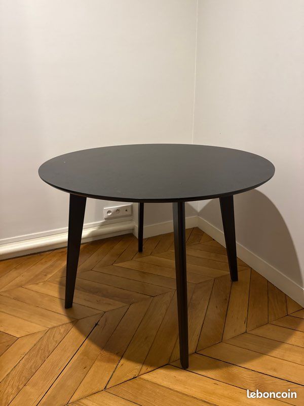 Table à manger ronde noire IKEA LISABO - 105 cm - Ameublement