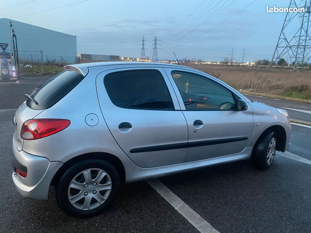 Peugeot 206 - Voitures