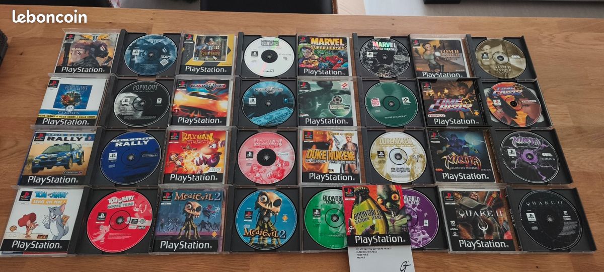 Lot de 27 jeux PS1 PAL en boîte + 12 jeux sans boîte + pièces de ...
