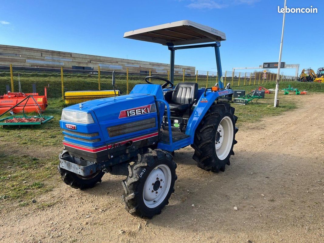 Iseki TA247F - Tracteurs