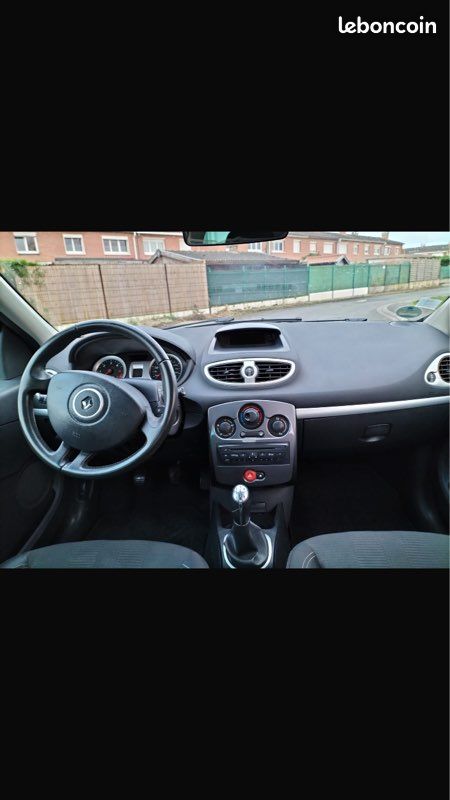 Renault Clio 1.5 DCI 75CV Ice Watch - Voitures