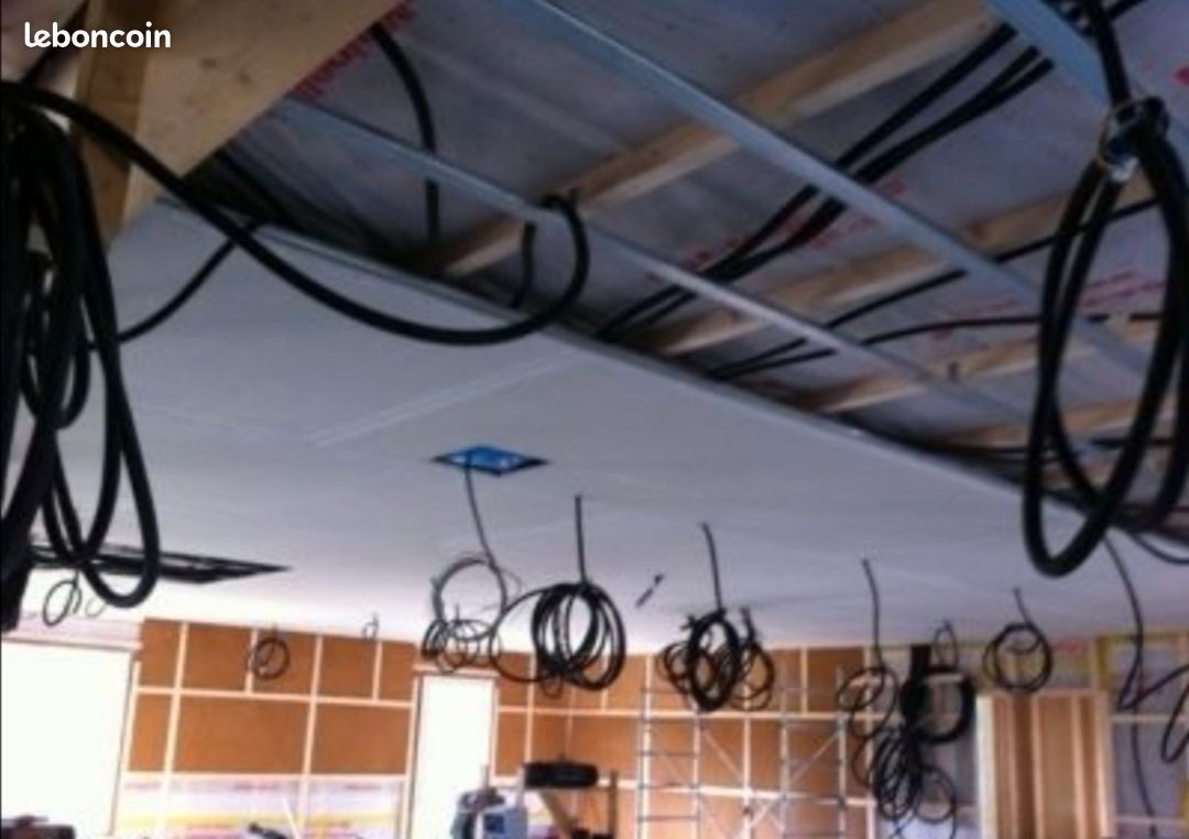 Artisan électricien ,plombier - Autres services