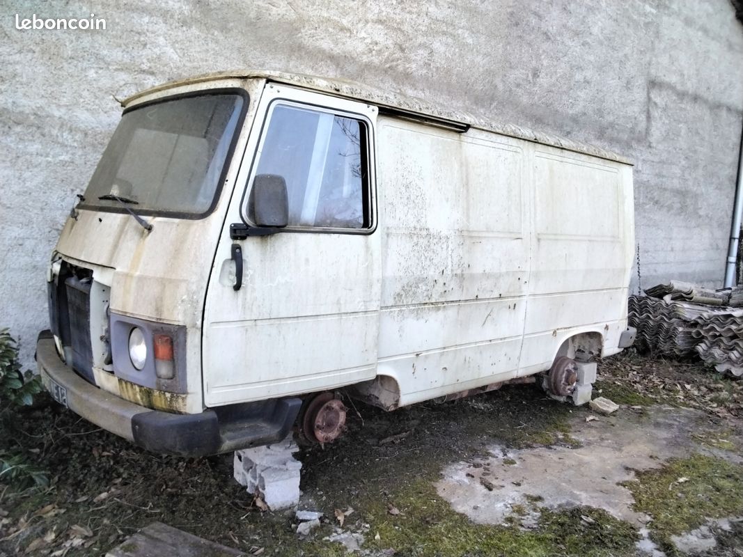 Fourgon j9 - Utilitaires