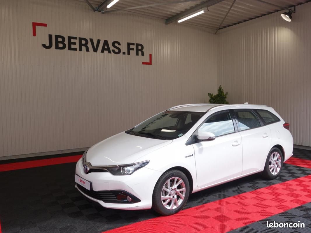 Toyota Auris SPORTS MY17 Touring HYBRIDE 136H DESIGN - Voitures