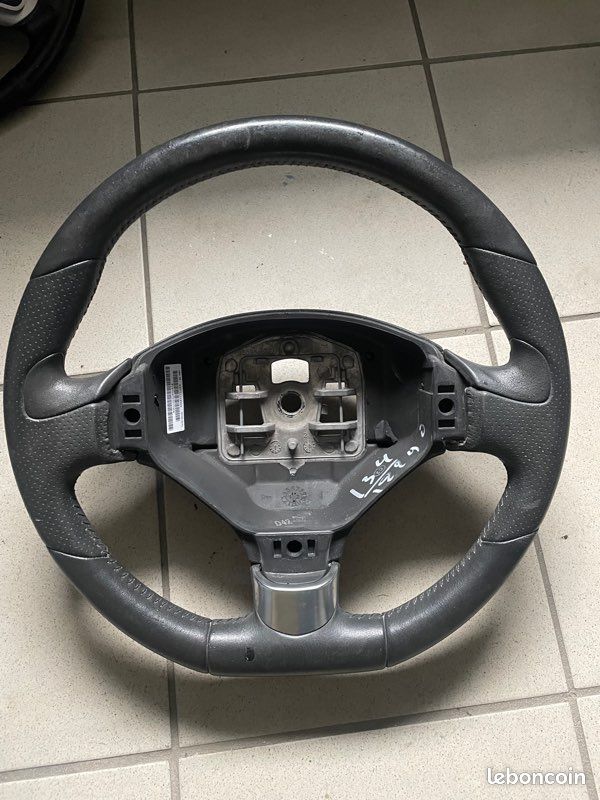 Volant cuir méplat 308 3008 5008 - Équipement auto