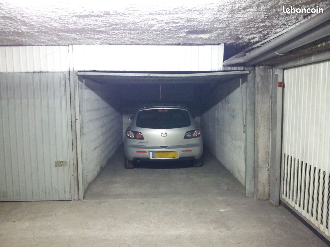 Box fermé sécurisé 16m² - Ventes immobilières