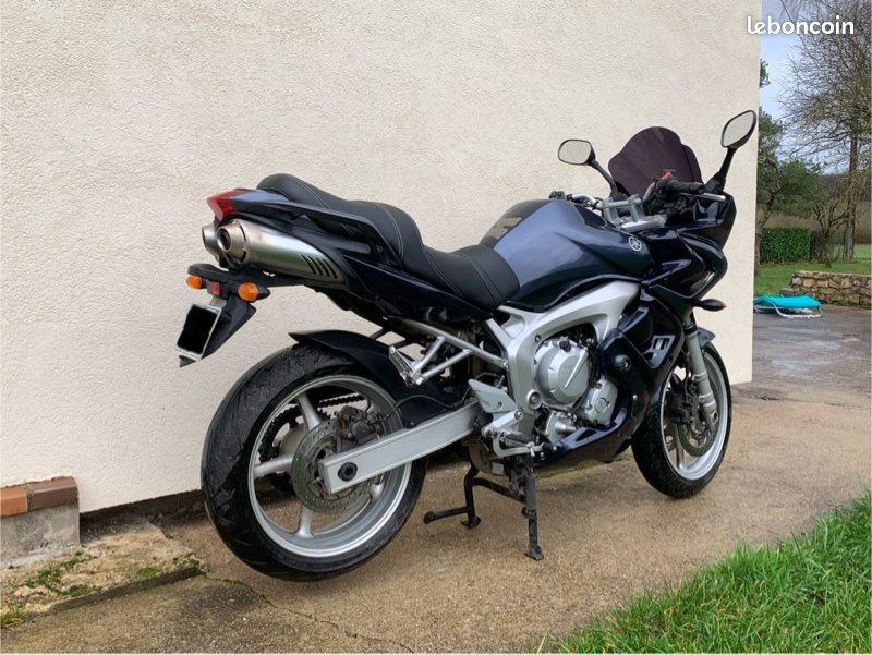 YAMAHA Fz600 Fazer - Motos
