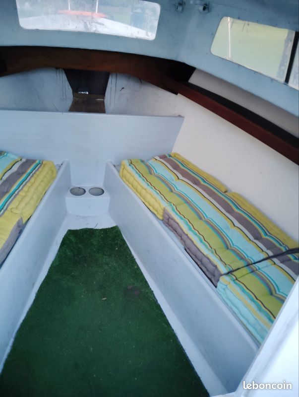 Bateau cabine sans permis sort du concessionnaire - Nautisme