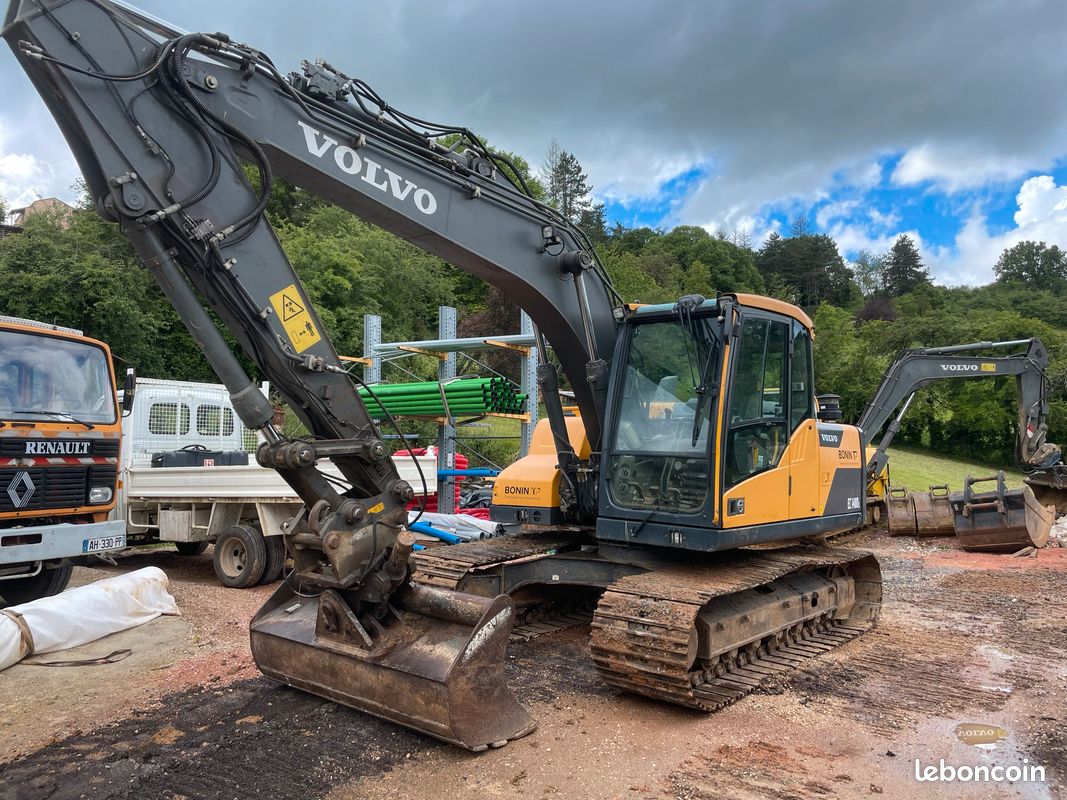 Volvo EC140D - BTP - Chantier gros-oeuvre
