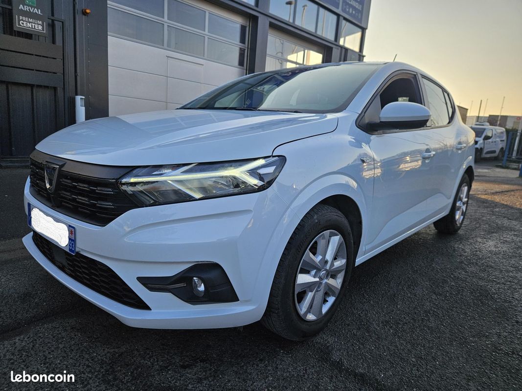 DACIA Sandero Confort SCe 65 -22 - Voitures