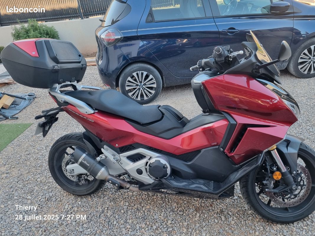 Honda forza 750.Pack - Motos