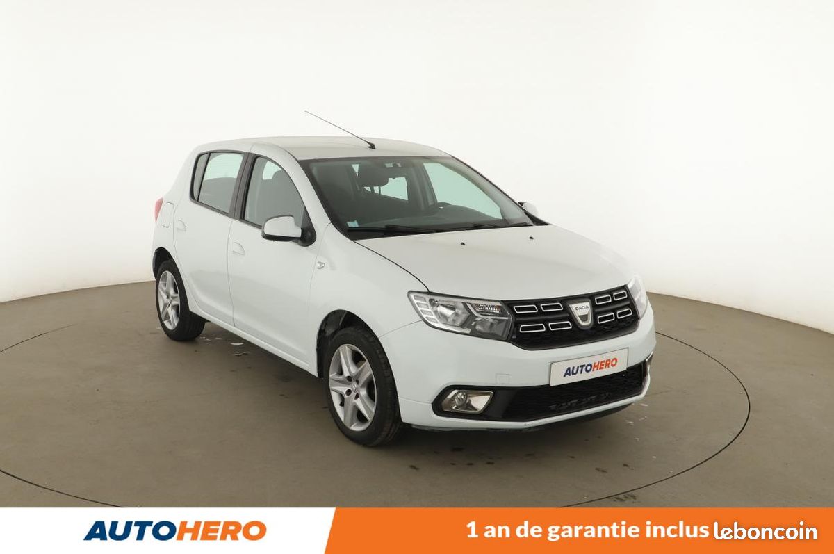 Dacia Sandero II 1.0 SCe Confort 73 ch - Voitures