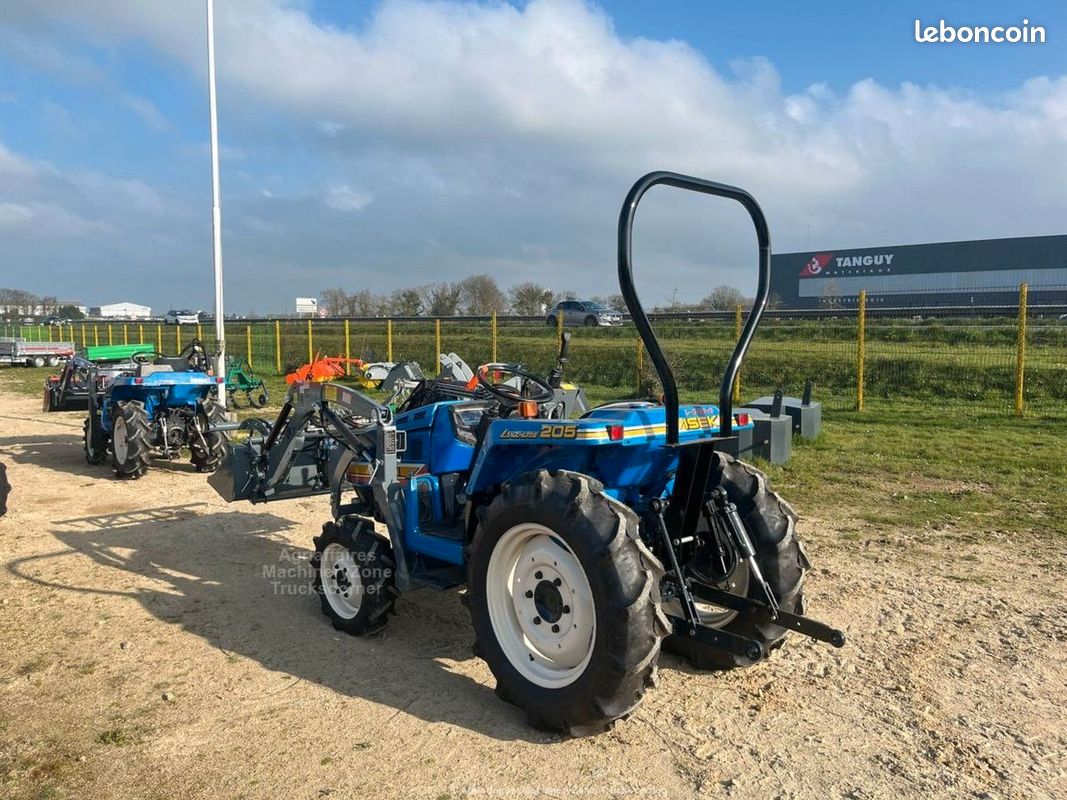Iseki TU 205 avec chargeur frontal - Tracteurs