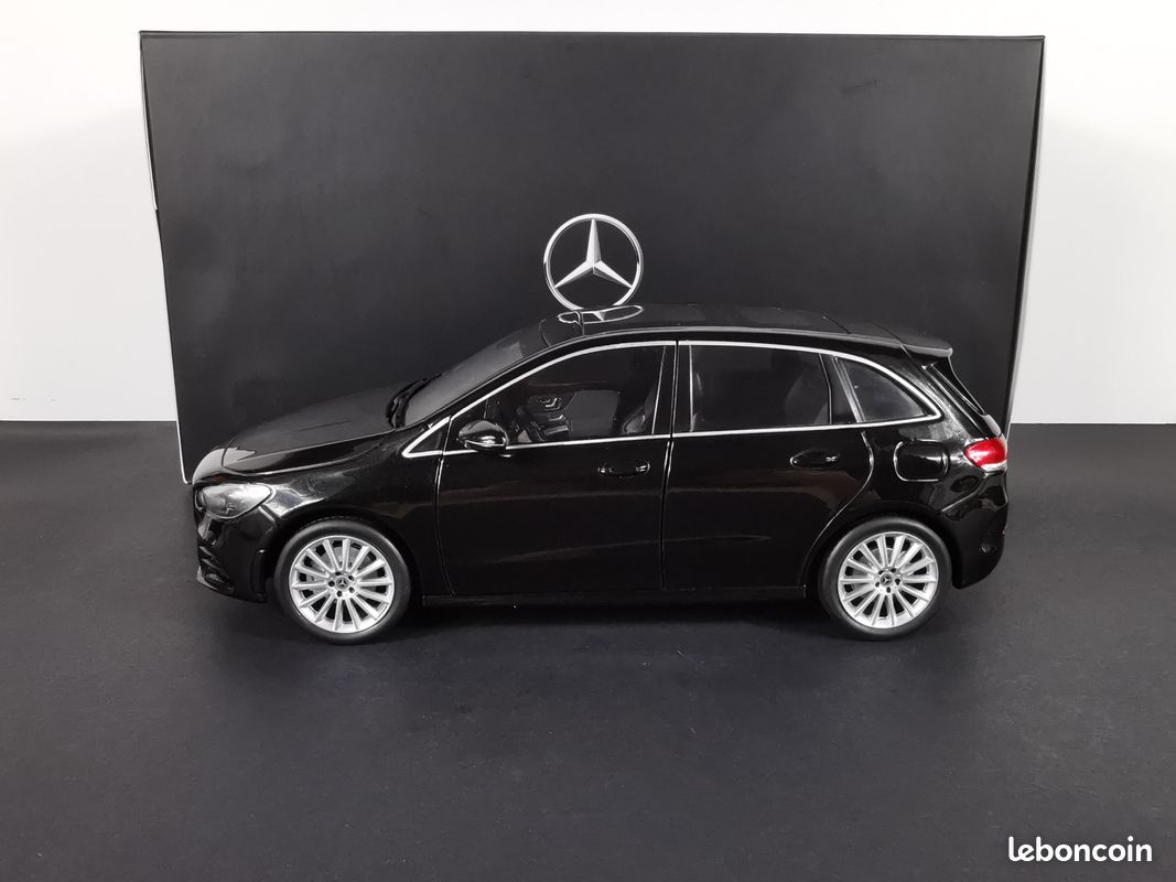 Mercedes Classe B (H247) de 2018 noir Cosmos 1/18ème Z-Models (boîtage ...