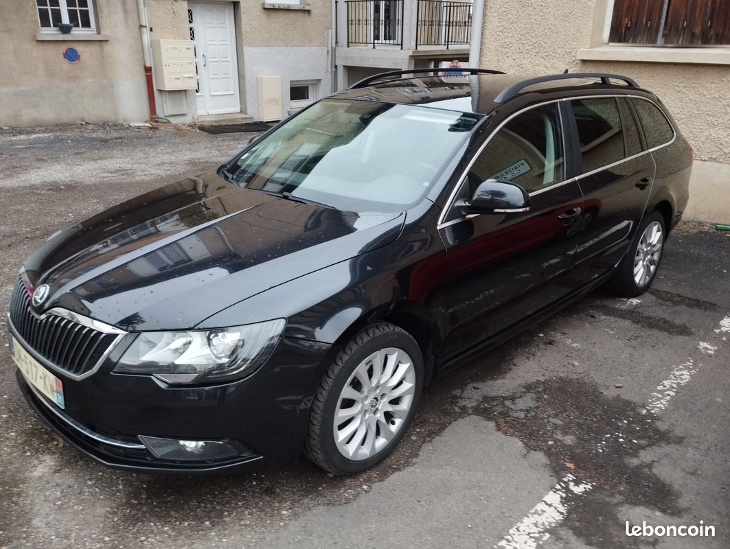 Vend skoda superb combi green tech. 2.l 191ch - Voitures