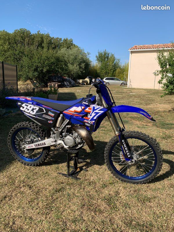 125 yz - Motos