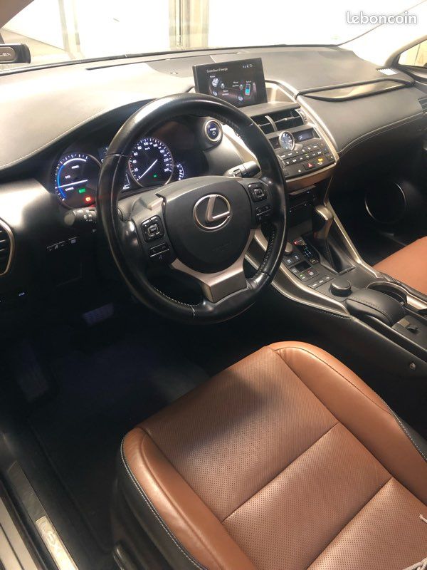 Très belle Lexus NX 300h Luxe Garantie LEXUS 12 mois - Voitures