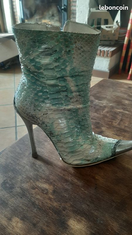 gianmarco lorenzi python boots