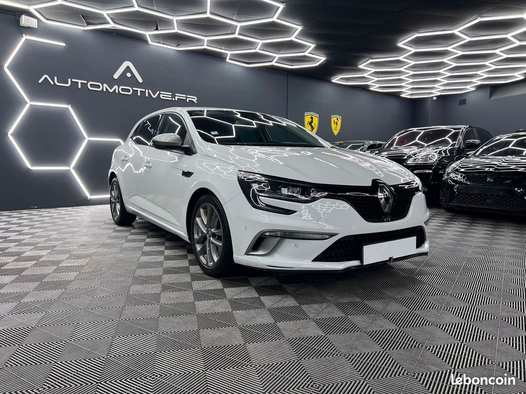 RENAULT Megane IV 1.6 TCE ENERGY GT - Voitures