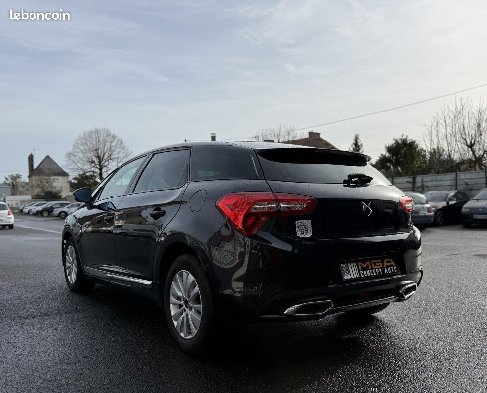 Citroen ds5 1.6 blue hdi 120 chic 2016 - Voitures