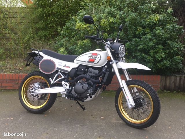 Mash x-ride 125 - 15 cv - 1ere main - abs - - Motos