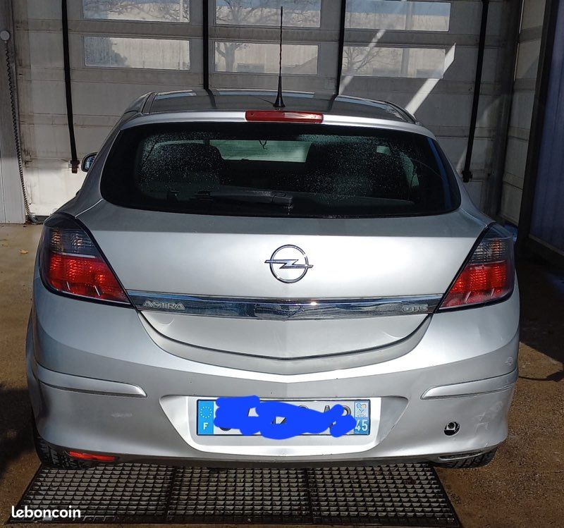 Opel Astra - Voitures