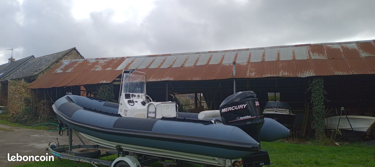 Coque Narwhal SP670 flotteurs hypalon - Nautisme