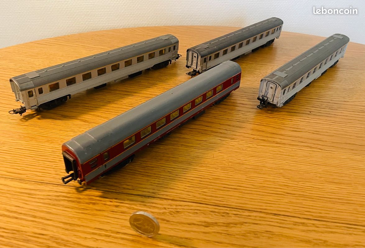 Lot de 4 wagons vintage train Lima - Collection