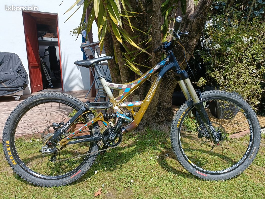 VTT Demo 7 II - Vélos