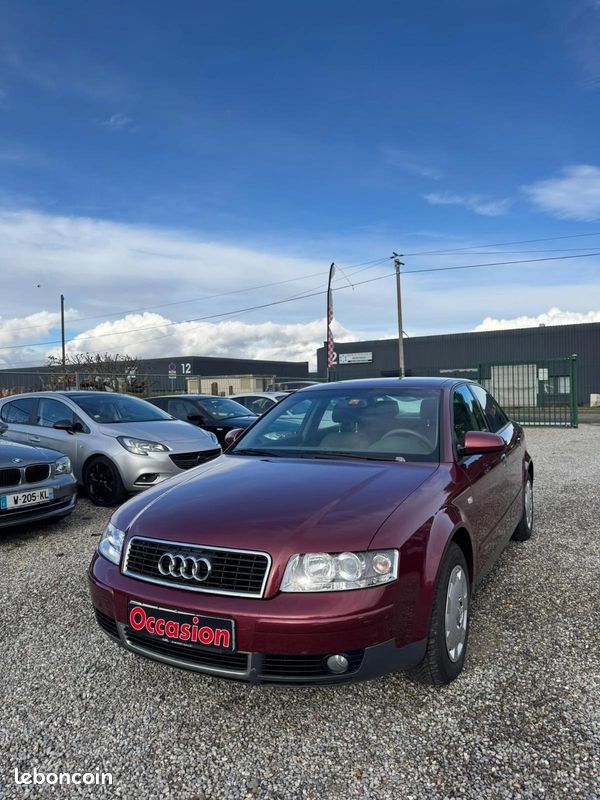 Audi A4 2.0L - Voitures