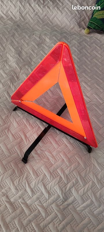 Triangle signalisation - Équipement auto