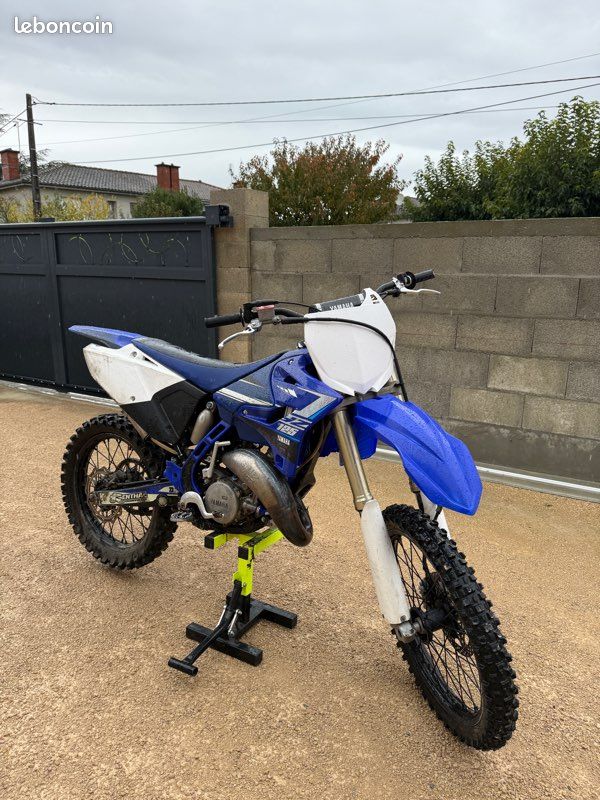 125 yz - Motos