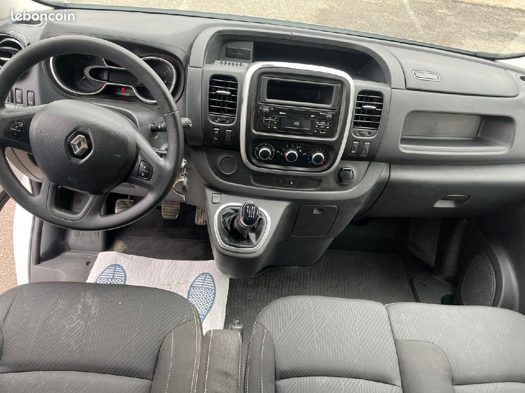 Renault trafic l2h1 2.0 120ch grand confort moteur 0km neuf - Utilitaires