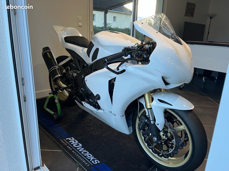 Cbr 1000rr piste honda - Motos