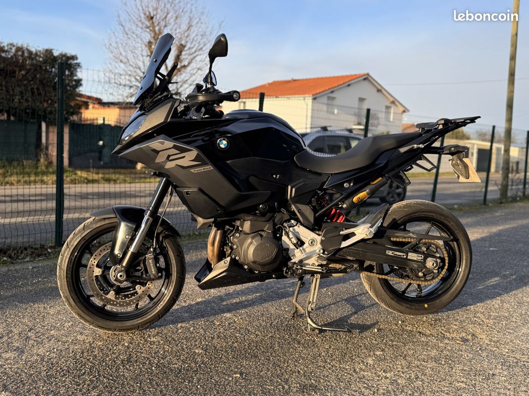 Bmw f900 xr a2 2024 triple black pro - garantie 2027 - 8100km - Motos