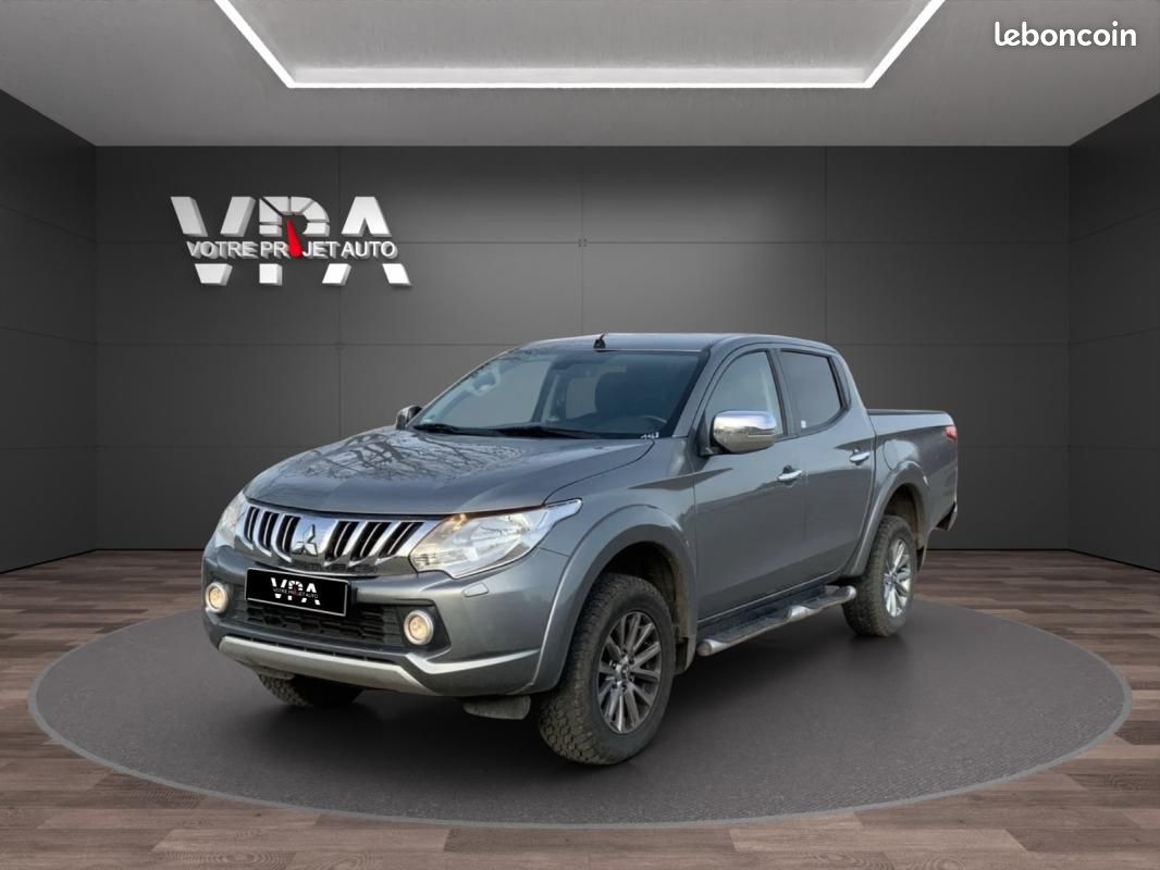 Mitsubishi L200 2.4 DI-D Plus Doppelkabine 4WD - Voitures