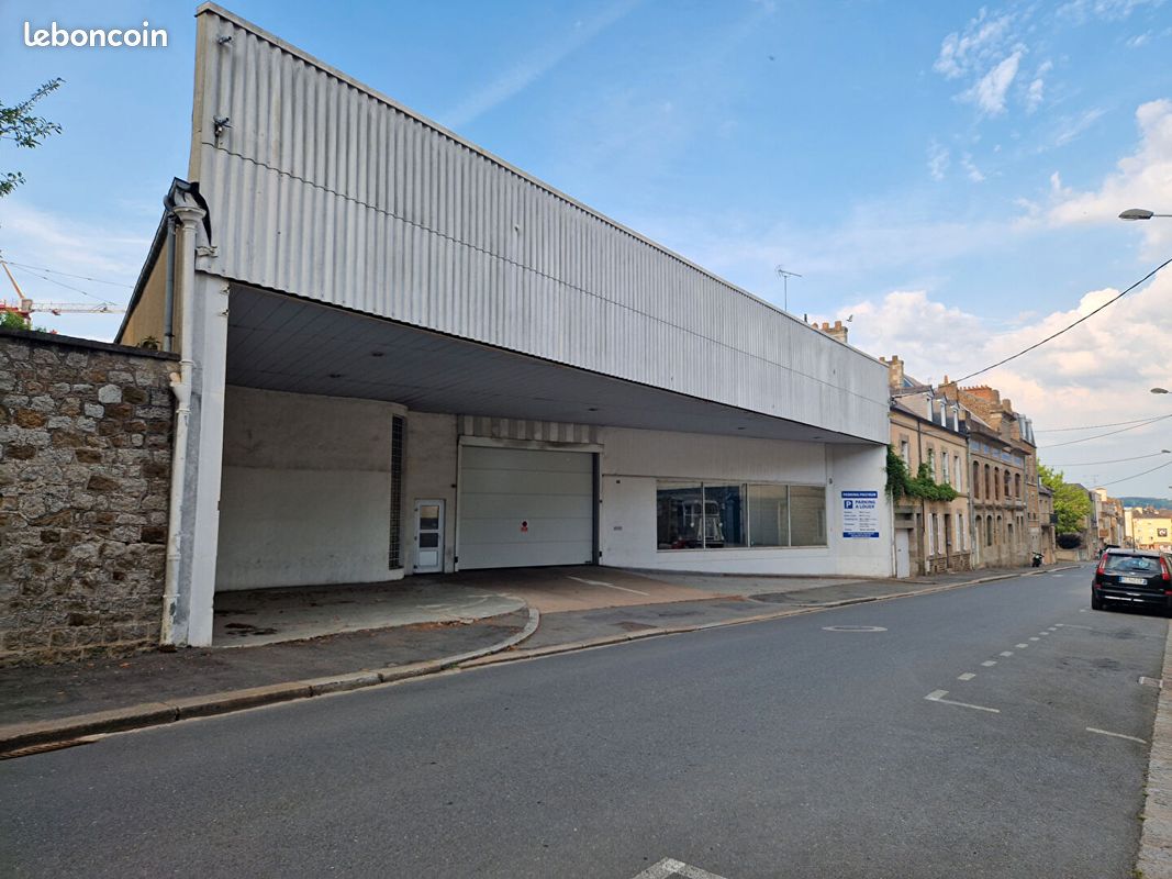 Parking/box FOUGERES - Locations