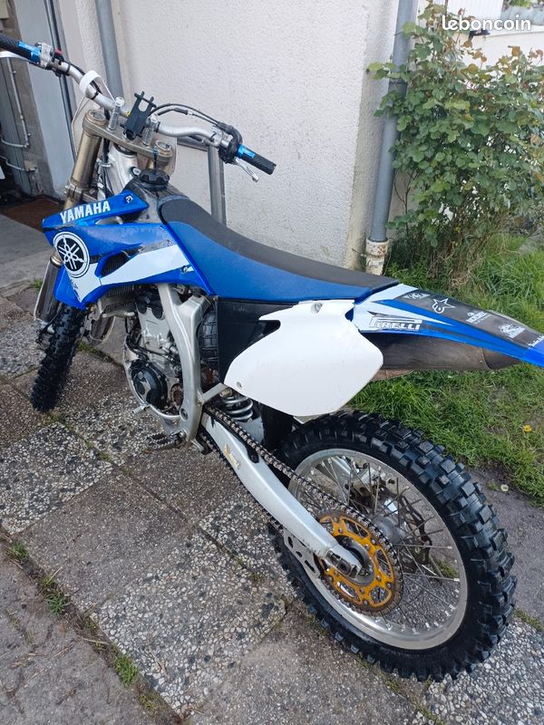 Yzf 250 Yamaha - Motos