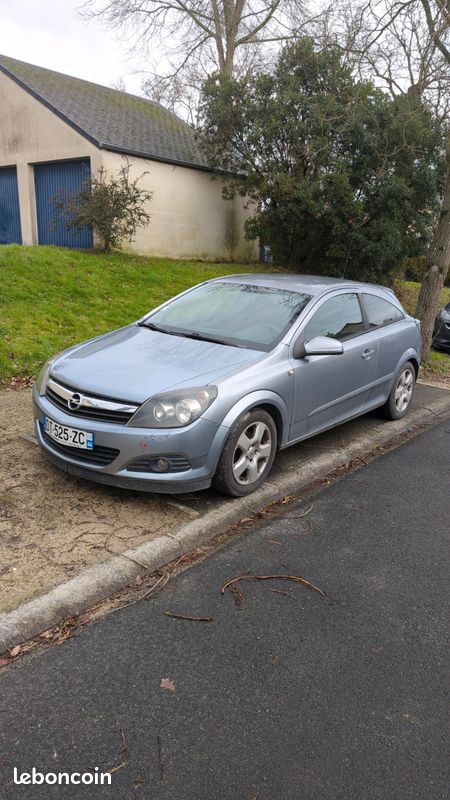 Opel Astra 3 Gtc III GTC 1.3 CDTI 90 ENJOY Plus de photos » - Voitures