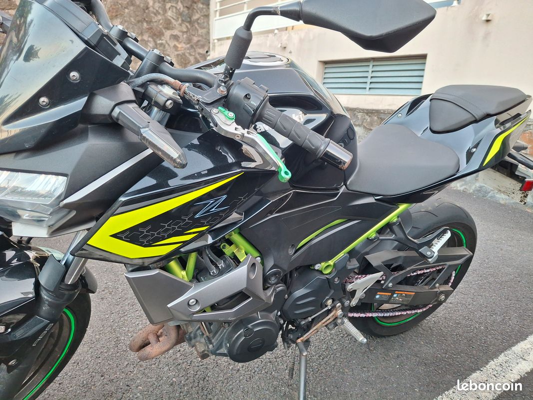 Kawasaki z400 - Motos