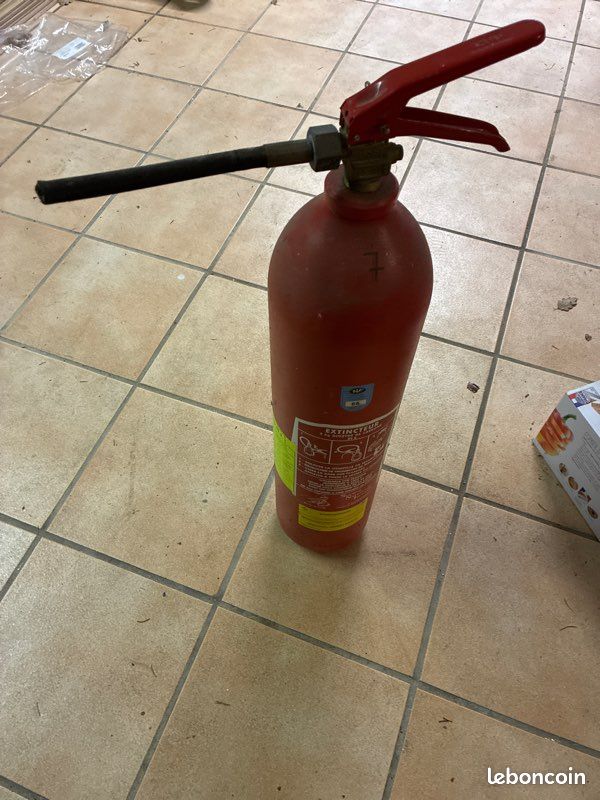 Extincteur co2 vide 5kg - Bricolage